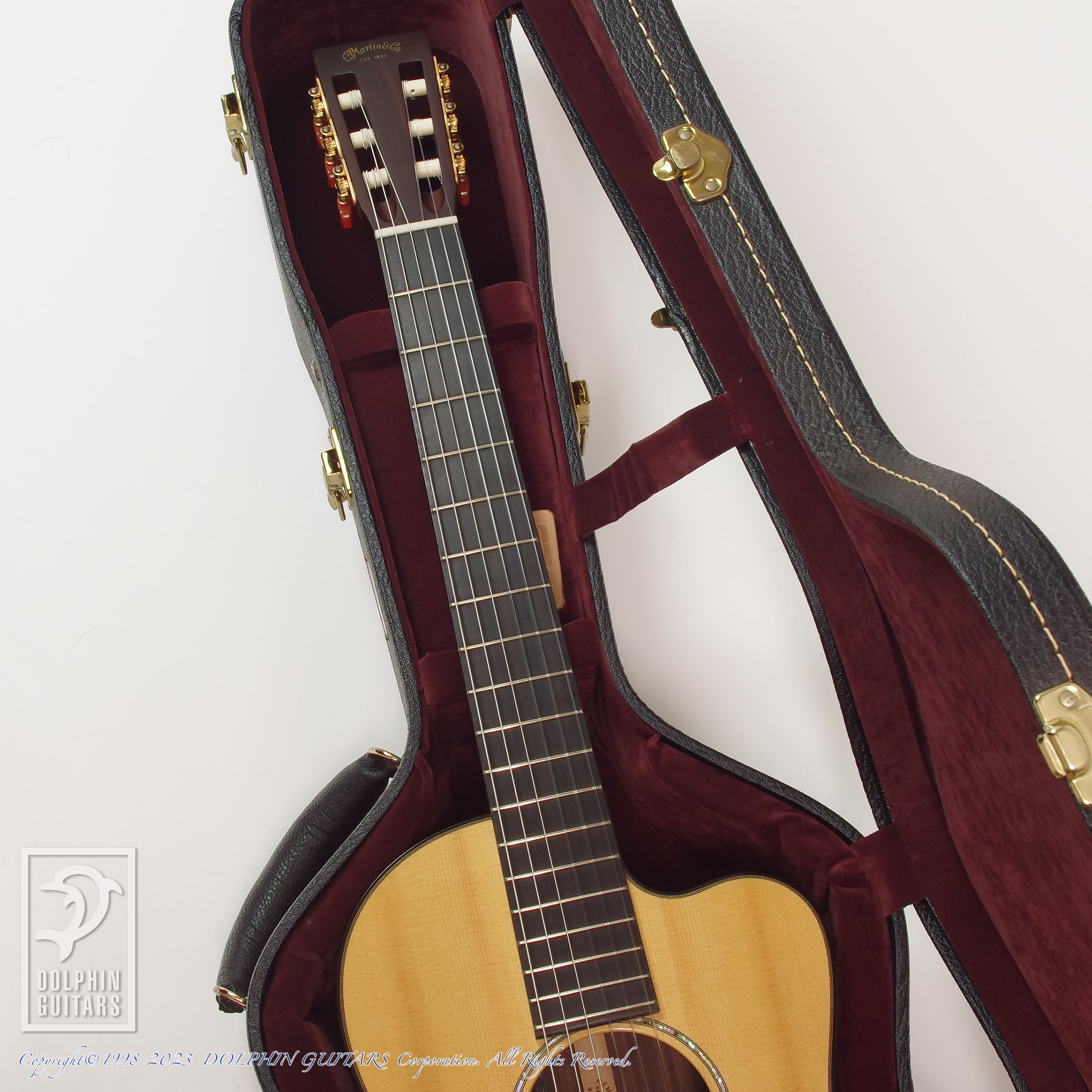 C.F.Martin CTM 00C Nylon - ドルフィンギターズ