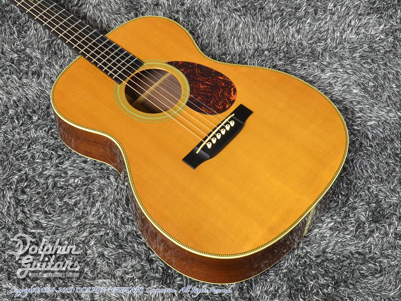 C.F.Martin OM-28V - ドルフィンギターズ